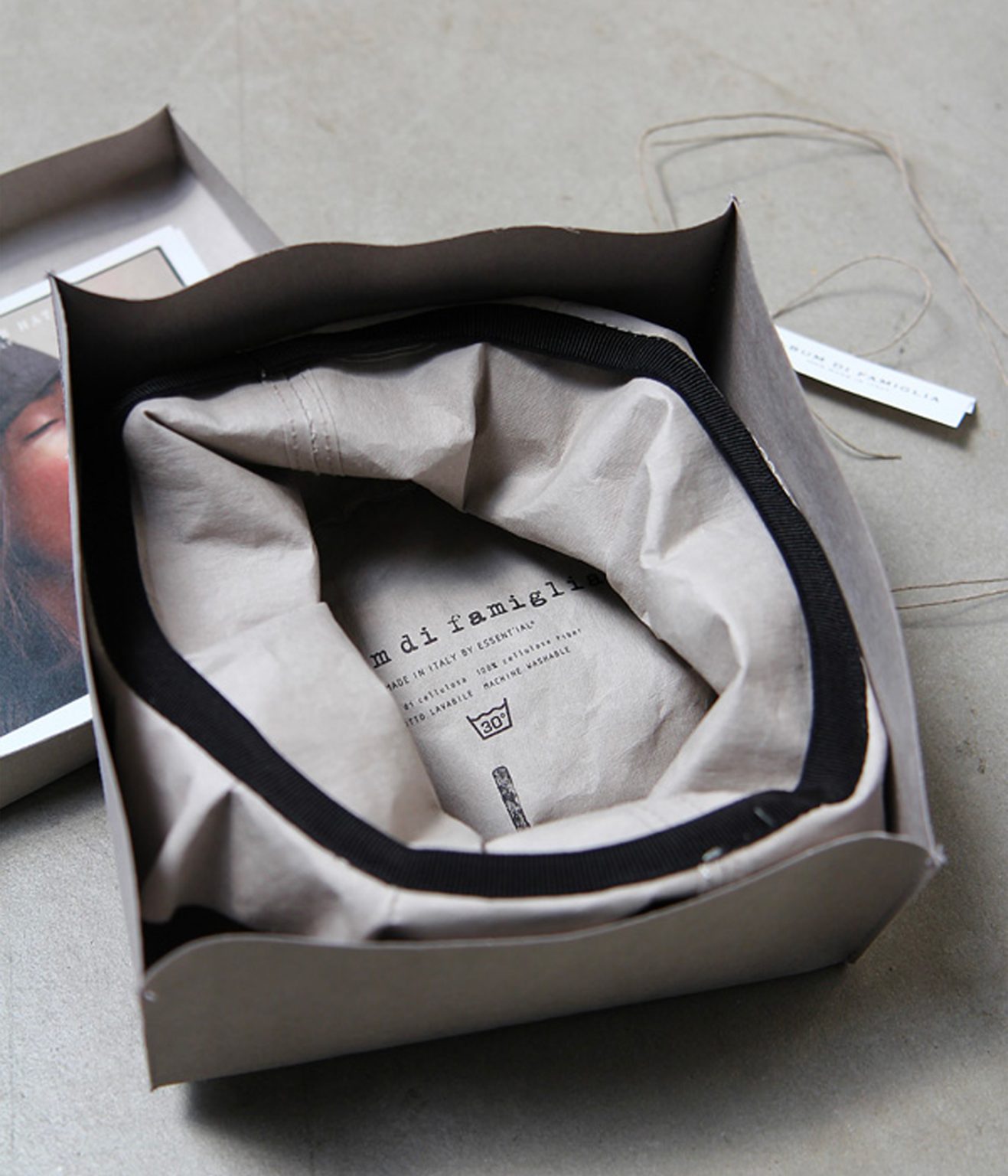 PAPER HAT + BOX – clothes.albumdifamiglia